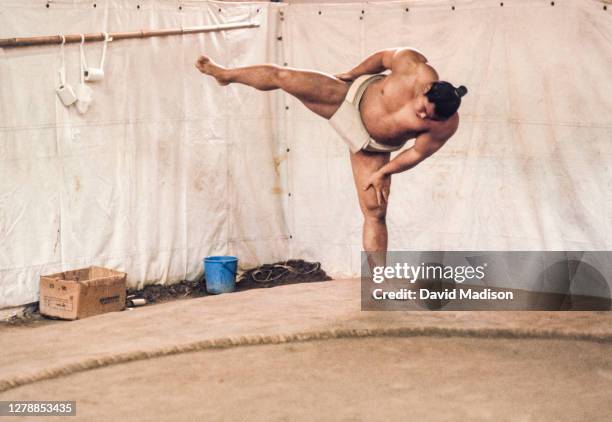 Chiyonofuji Mitsugu Photos And Premium High Res Pictures Getty Images