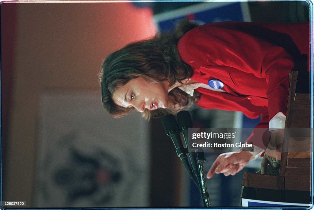 Vicki Kennedy Hit The Trail For Her Husband Sen Ted Kennedy After News Photo Getty Images