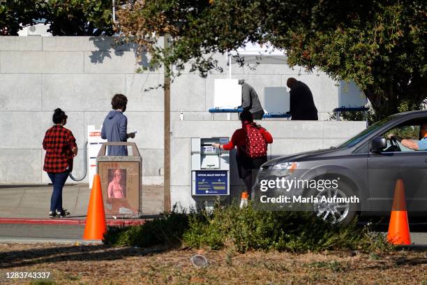 Voting Dropoff Photos And Premium High Res Pictures Getty Images