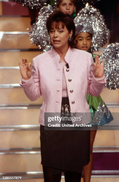 105 Moderatorin Marijke Amado Photos And High Res Pictures Getty Images