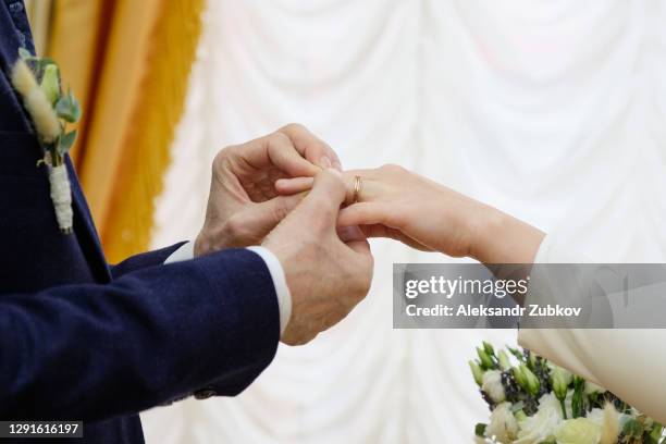 Couple Exchanges Wedding Vows Photos and Premium High Res Pictures ... Couple Exchanges Wedding Vows Photos and Premium High Res Pictures ...