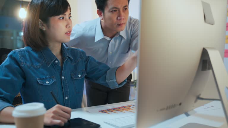 Office Work Computer Screen Videos And Hd Footage - Getty Images