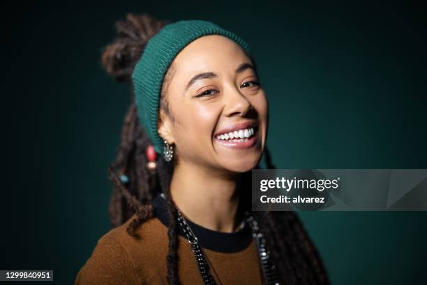African American Woman Wearing Headband Photos And Premium High Res