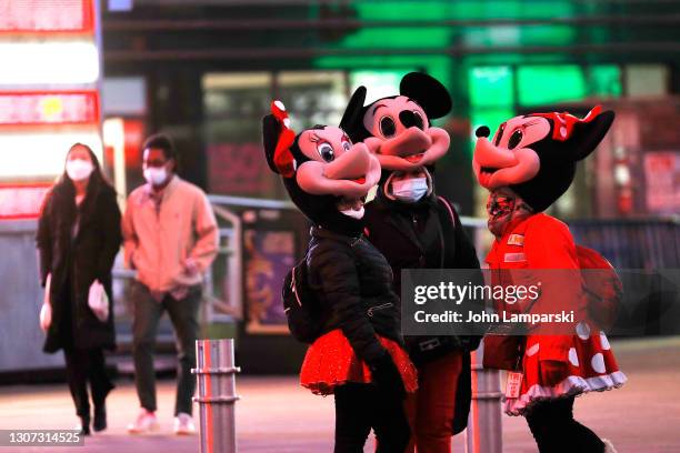 Minnie Mouse Movie Photos And Premium High Res Pictures Getty Images