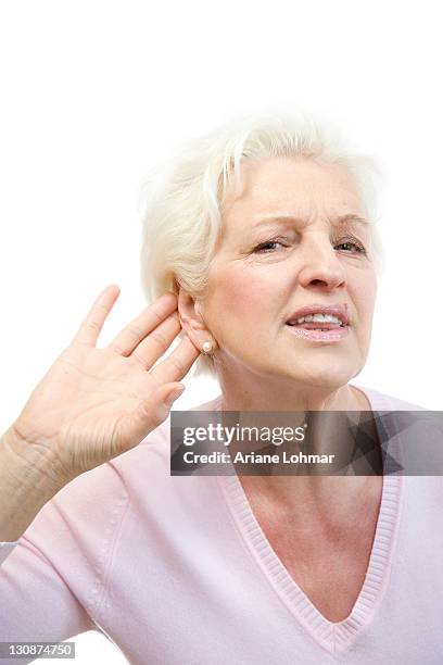 Senior Woman Cant Hear Photos et images de collection - Getty Images Senior Woman Cant Hear Photos et images de collection - Getty Images