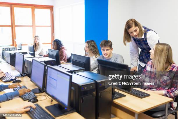 Computer Lab High School With Computer Screen Photos And Premium High