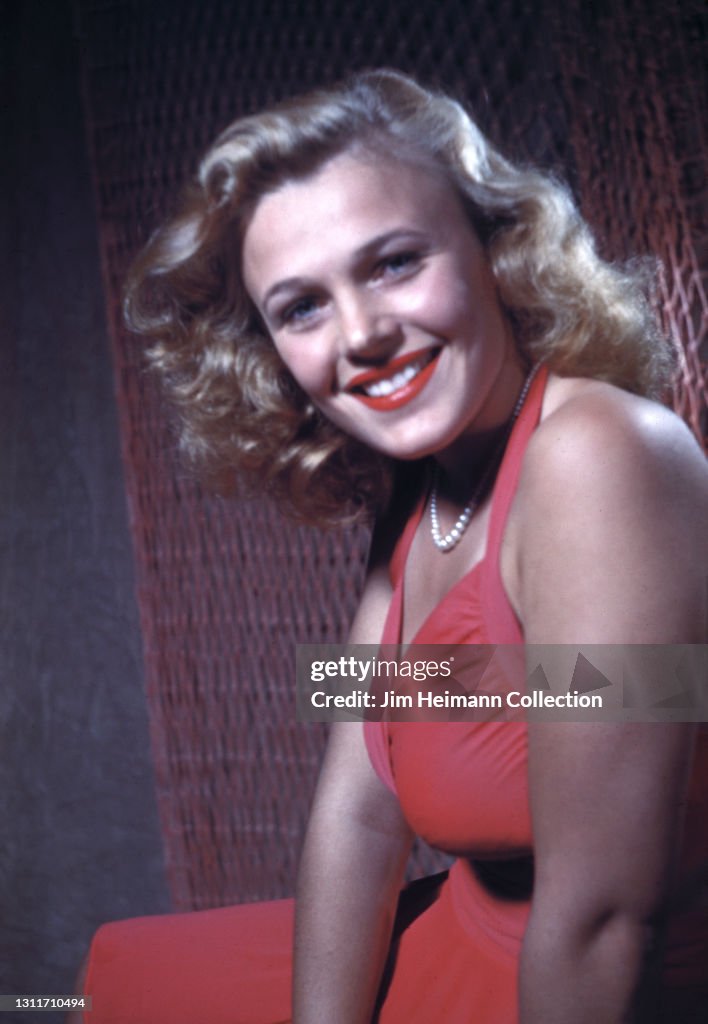 A 35mm Film Photo Shows A Model Named Betty Who Is Posing For A News