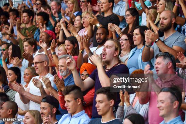 Diverse Crowd Clapping Photos and Premium High Res Pictures - Getty Images Diverse Crowd Clapping Photos and Premium High Res Pictures - Getty Images