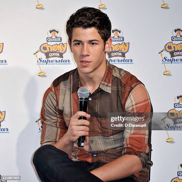 Quaker Chewy Superstar Search With Nick Jonas Stockfotos En Beelden