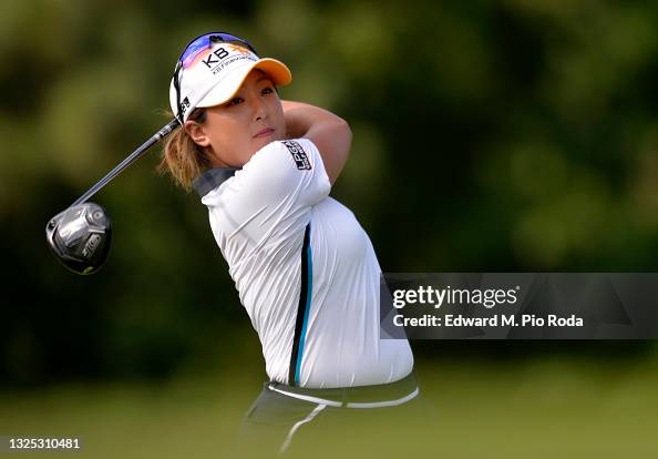Jiwon Jeon of South Korea plays her shot during the first round of ... Jiwon Jeon of South Korea plays her shot during the first round of ...