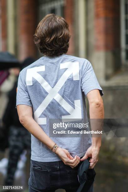 Black Man Shirt Off Photos And Premium High Res Pictures Getty Images