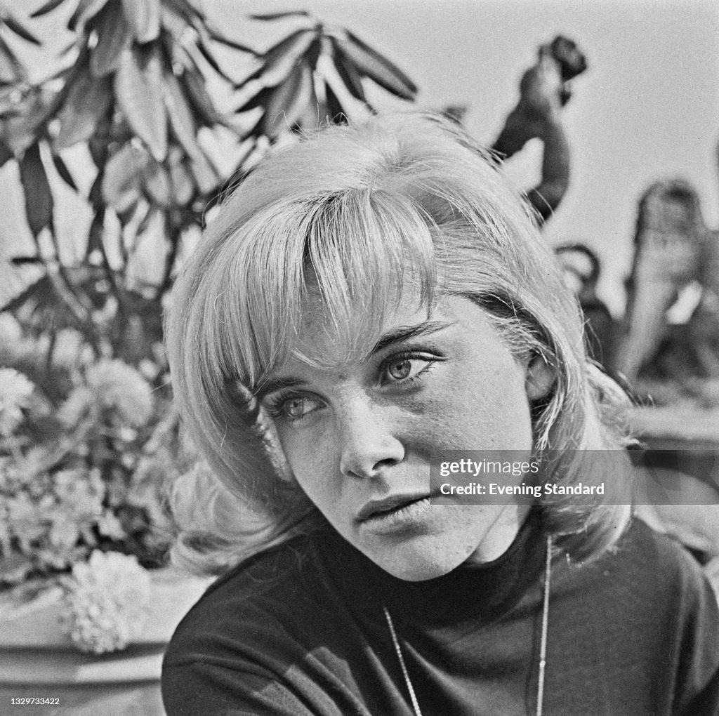American Actress Sue Lyon At The Dorchester Hotel In London Uk 5th