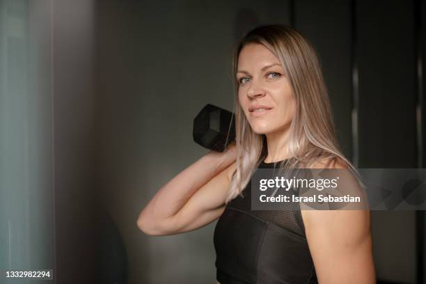Blonde Female Bodybuilder Photos And Premium High Res Pictures Getty