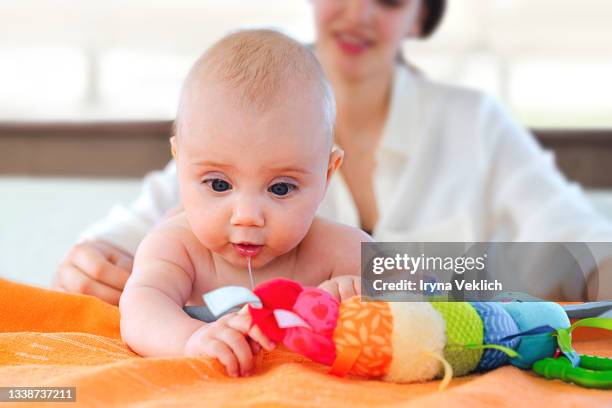 Son Massage Mom Photos And Premium High Res Pictures Getty Images
