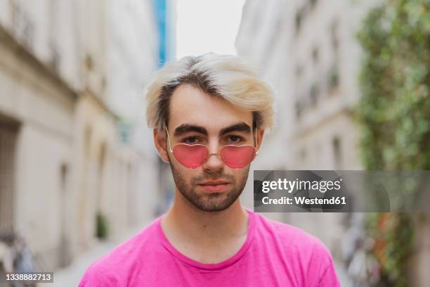 Man With Heart Glasses Photos And Premium High Res Pictures Getty Images