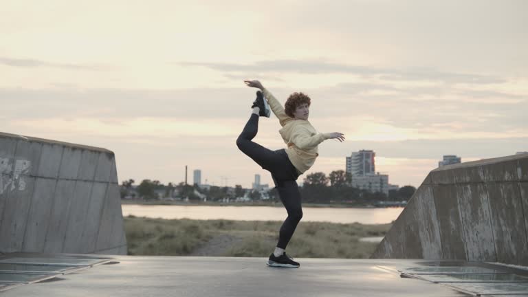 1014 Redhead Dancing Stock Videos Footage And 4k Video Clips Getty