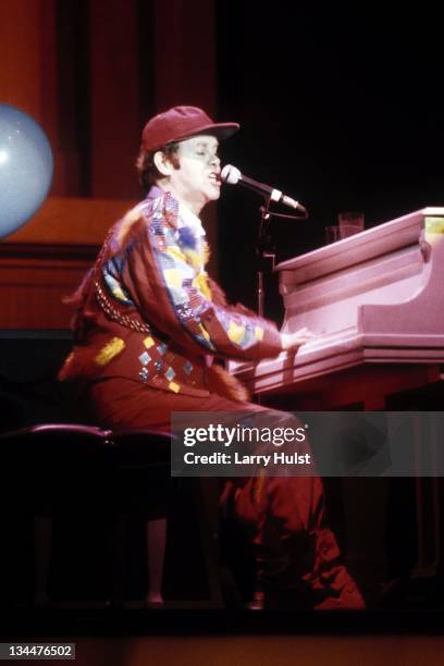 228 Elton John 1978 Photos & High Res Pictures - Getty Images 228 Elton John 1978 Photos & High Res Pictures - Getty Images