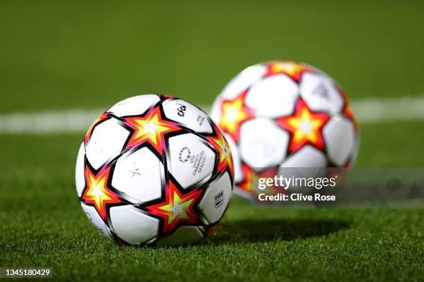 Uefa Champions League Ball Photos And Premium High Res Pictures Getty Images