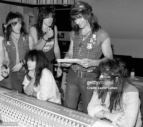Tracii Guns Photos And Premium High Res Pictures Getty Images