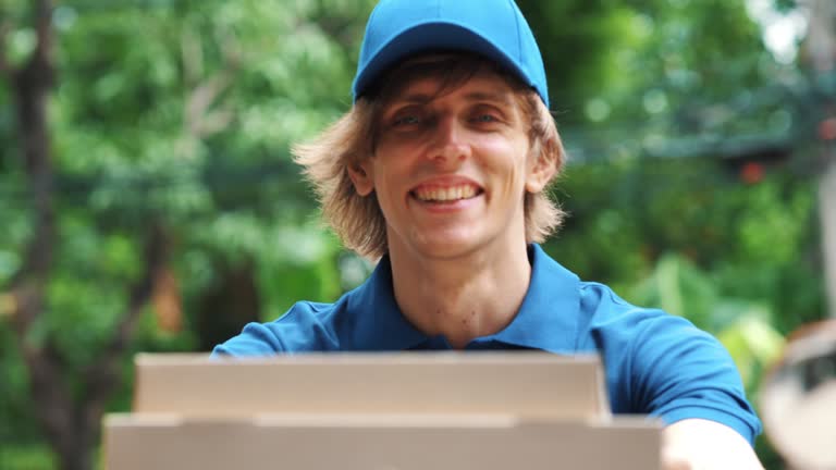 1683 Pizza Delivery Girl Stock Videos Footage And 4k Video Clips Getty Images