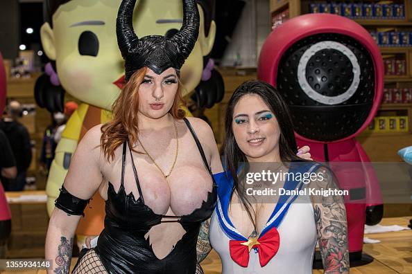 Cosplayers Abigaiil Morris As Maleficent And Sammy Torres As Sailor