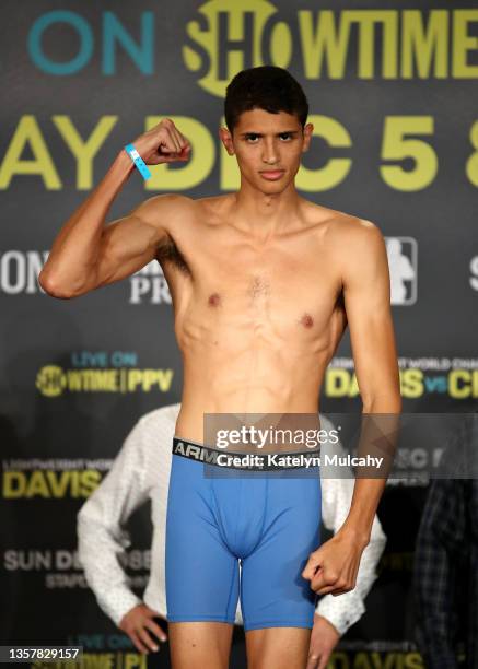 Sebastian Fundora Photos And Premium High Res Pictures Getty Images