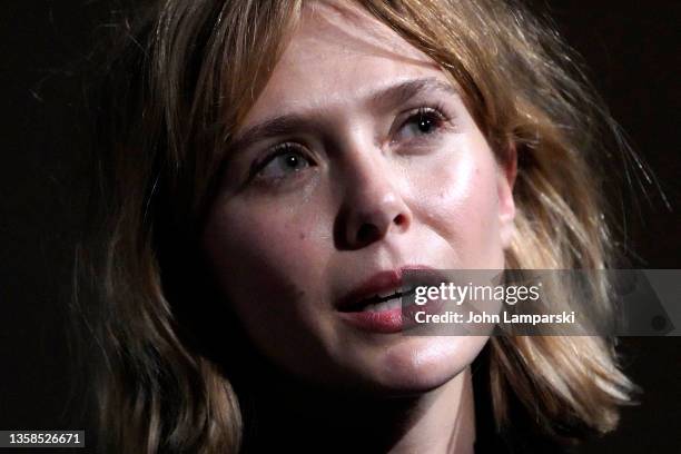 471 Martha Marcy May Marlene Elizabeth Olsen Photos And High Res Pictures Getty Images