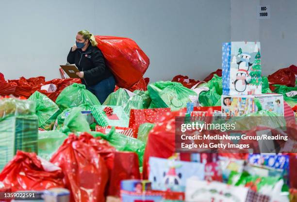 Salvation Army Distribution Center Photos And Premium High Res Pictures