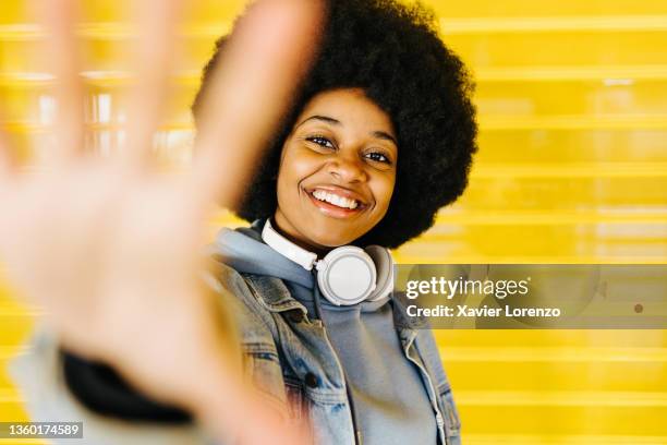 Hands Grabbing Face Photos And Premium High Res Pictures Getty Images