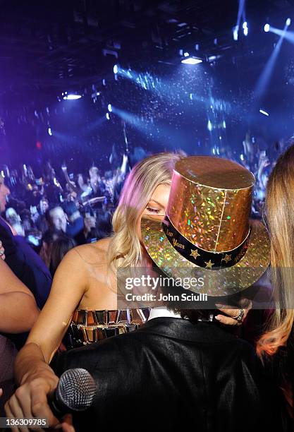 New Years Eve Countdown Kiss Photos And Premium High Res Pictures Getty Images