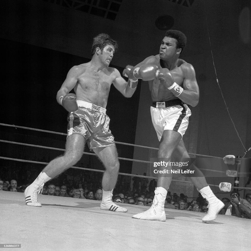 Muhammad Ali In Action Vs Jerry Quarry During Fight At Atlanta News Photo Getty Images