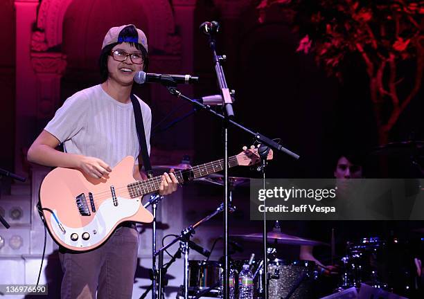 629 Charlyne Yi Photos And High Res Pictures Getty Images