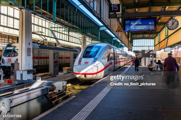 inside temporary train Central Station in Stuttgart 이미지 (1372347368 ...