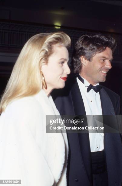 61 Photos Et Images Haute Résolution De Harry Hamlin Sheridan Getty