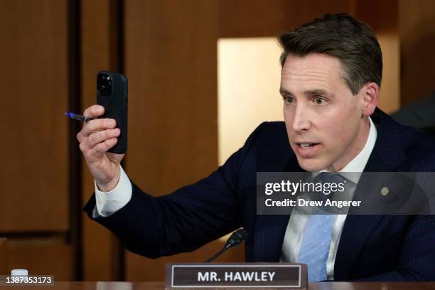 Josh Hawley Photos and Premium High Res Pictures - Getty Images Josh Hawley Photos and Premium High Res Pictures - Getty Images
