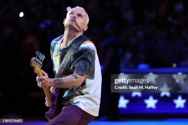 Flea Red Hot Chili Peppers Photos Et Images De Collection Getty Images