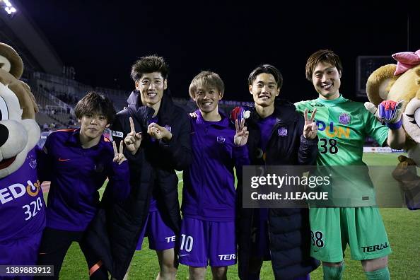 Makoto MITSUTA of Sanfrecce Hiroshima and Hayato ARAKI of Sanfrecce ... Makoto MITSUTA of Sanfrecce Hiroshima and Hayato ARAKI of Sanfrecce ...