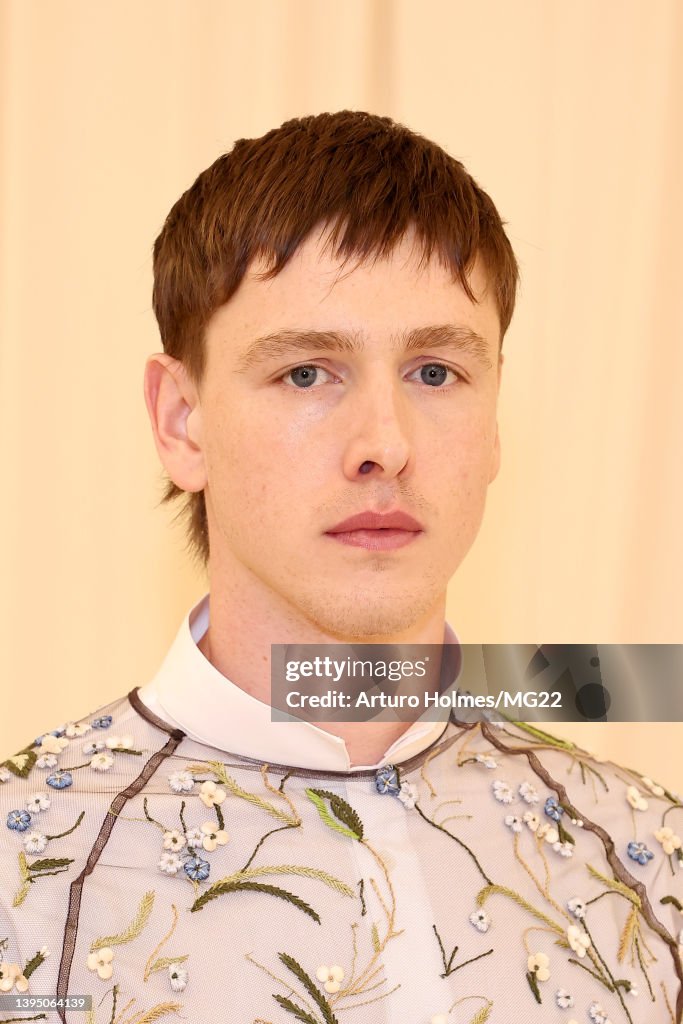 Harris Dickinson Arrives At The 2022 Met Gala Celebrating In News Photo Getty Images