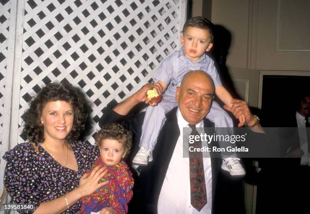 Telly Savalas Daughters Photos And Premium High Res Pictures Getty Images