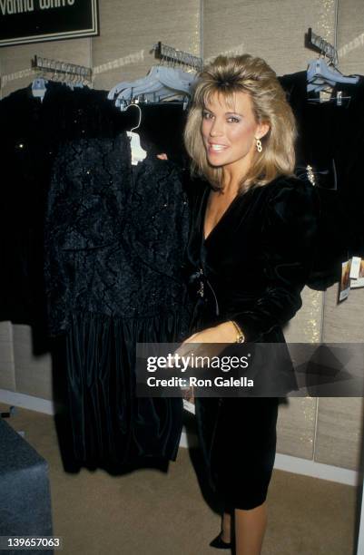 Vanna White 1987 Photos And Premium High Res Pictures Getty Images