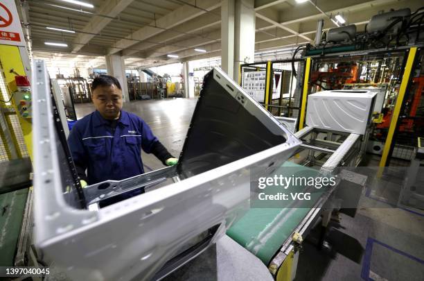 Washing Machine Assembly Photos And Premium High Res Pictures Getty