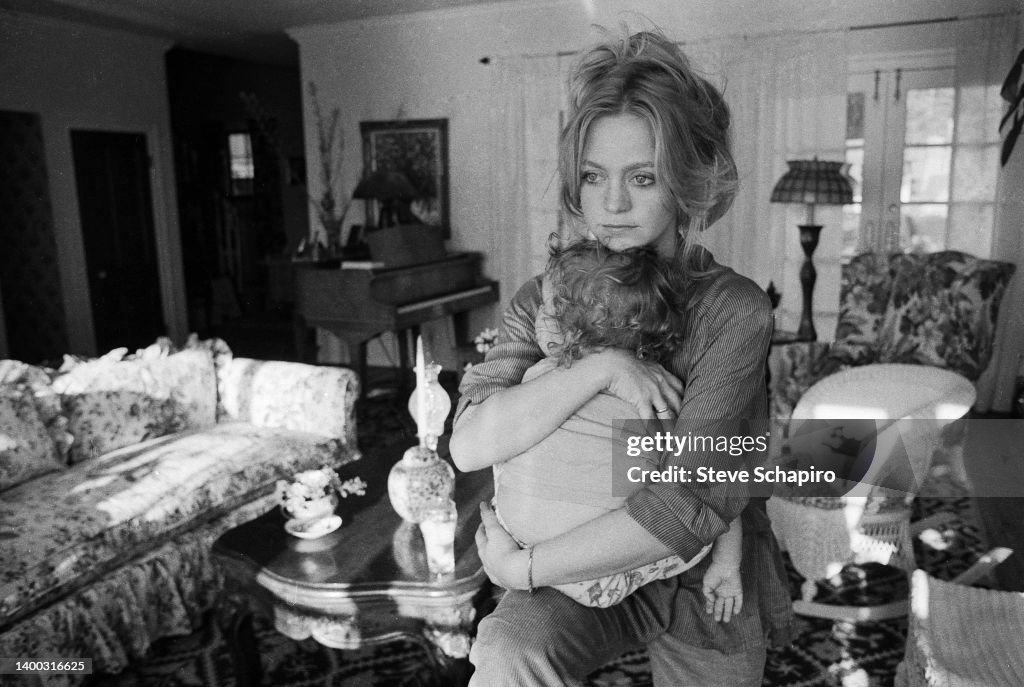 View Of American Actress Goldie Hawn As She Holds Her Son Oliver News Photo Getty Images