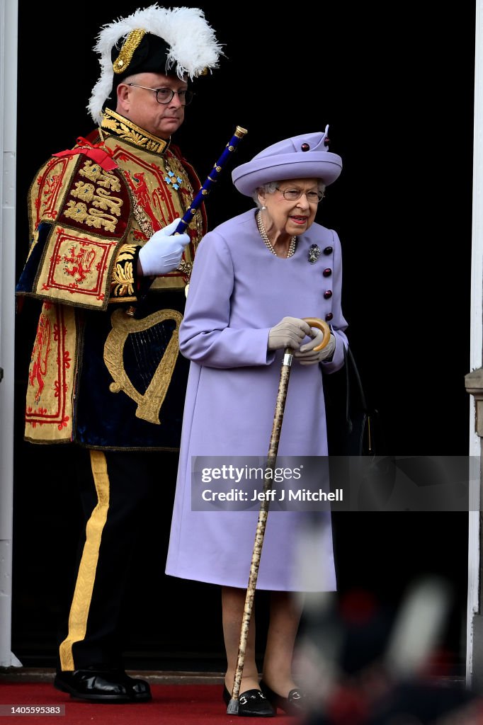 Queen Elizabeth Ii Attends An Armed Forces Act Of Loyalty Parade At News Photo Getty Images