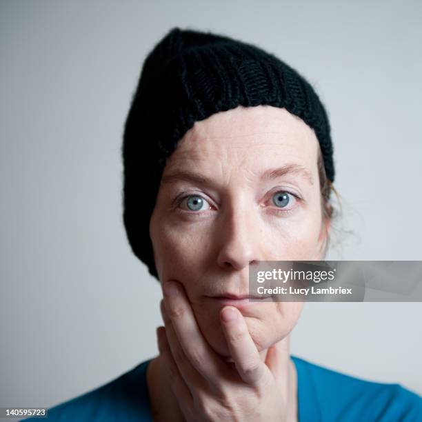 Lady Hat With White Background Fotografías E Imágenes De Stock Getty