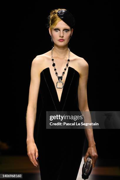 Giorgio Armani Prive Runway Paris Fashion Week Haute Couture Spring
