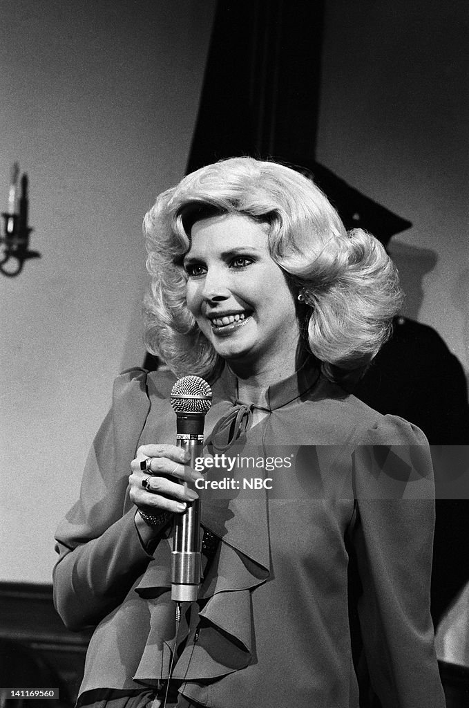 Ann Risley As Toni Tennille During The Toni Tennille Show Skit On News Photo Getty Images