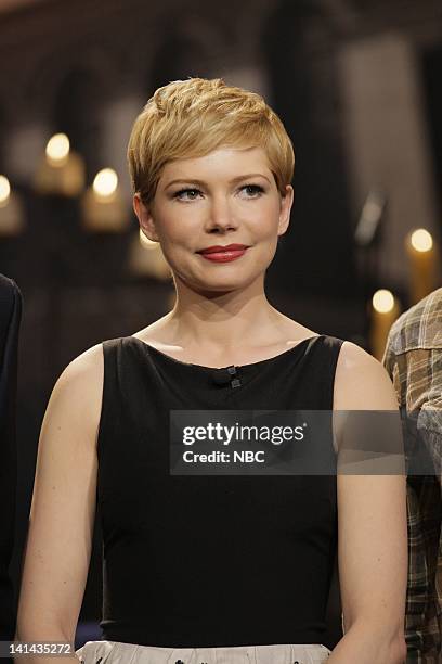 Michelle Williams 2010 Photos And Premium High Res Pictures Getty Images