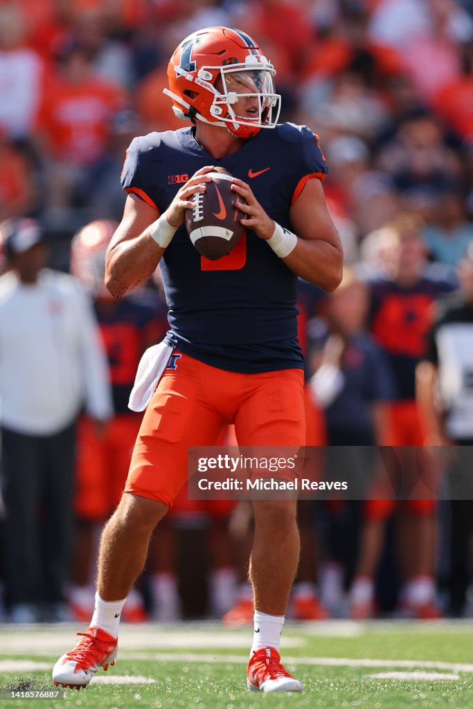 Tommy Devito Of The Illinois Fighting Illini Throws A Pass Against News Photo Getty Images