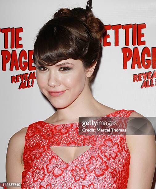 Bettie Page Reveals All Documentary Film Premiere Photos and Premium ... Bettie Page Reveals All Documentary Film Premiere Photos and Premium ...