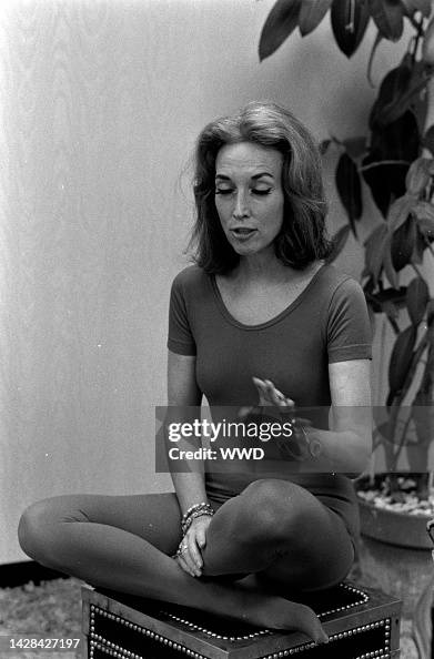 Editor In Chief Of Cosmopolitan Helen Gurley Brown Poses For News